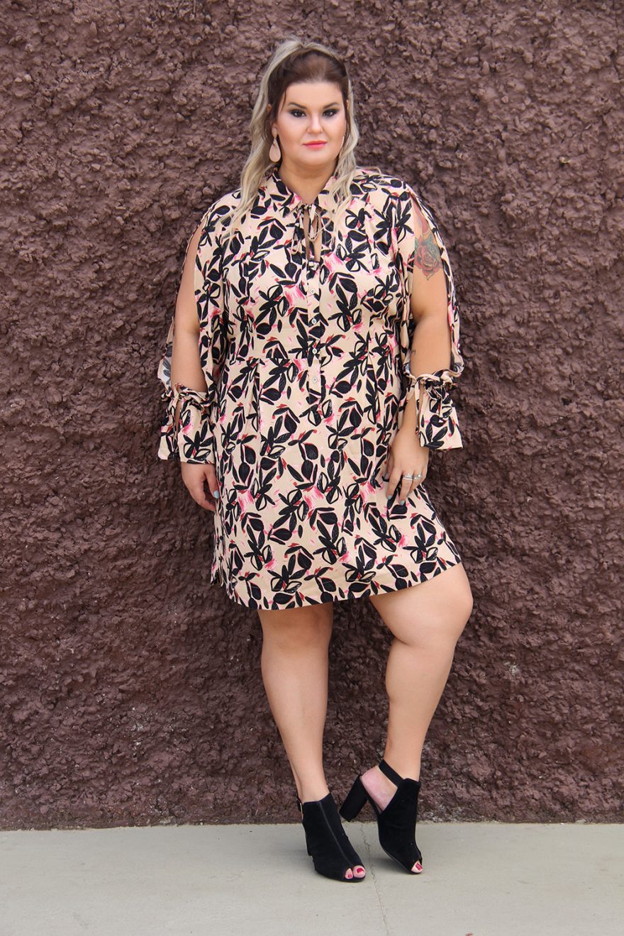 Vestido plus size moderno da Julia Plus - Grandes Mulheres